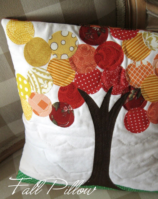 8 Tutorials For Adorable And Easy Fall Throw Pillows – Craft Gossip