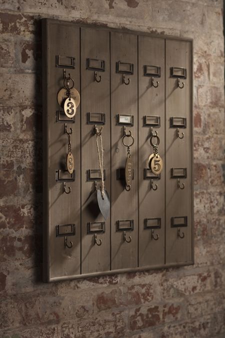 9 DIY Tutorials For Creative Key Racks – Craft Gossip